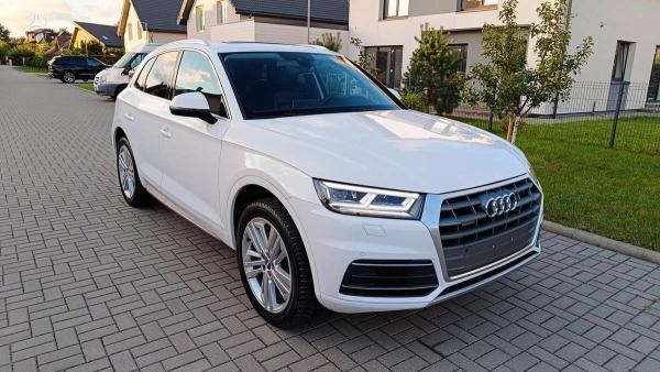 White Audi Q5 2018 in Klaipeda, with an engine capacity of 2.00 L and mileage of 52 thousand km for 20800 €, photo 4 on AUTOMOTO.COM.LV