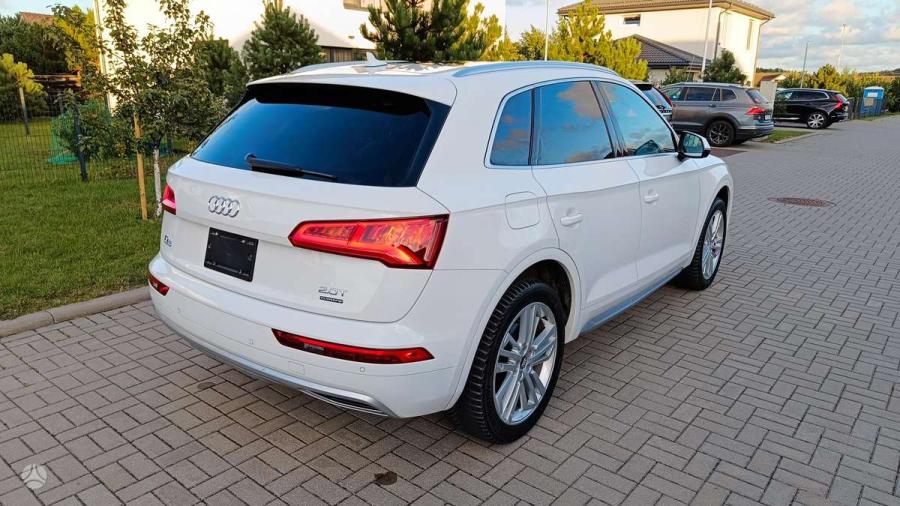 White Audi Q5 2018 in Klaipeda, with an engine capacity of 2.00 L and mileage of 52 thousand km for 20800 €, photo 5 on AUTOMOTO.COM.LV