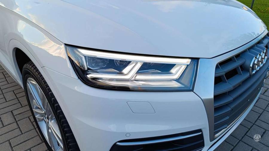 White Audi Q5 2018 in Klaipeda, with an engine capacity of 2.00 L and mileage of 52 thousand km for 20800 €, photo 8 on AUTOMOTO.COM.LV