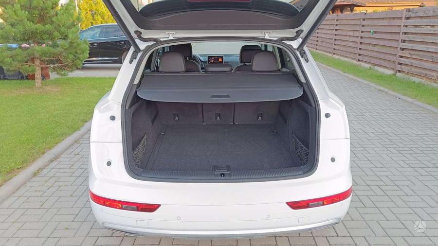White Audi Q5 2018 in Klaipeda, with an engine capacity of 2.00 L and mileage of 52 thousand km for 20800 €, photo 15 on AUTOMOTO.COM.LV