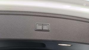 White Audi Q5 2018 in Klaipeda, with an engine capacity of 2.00 L and mileage of 52 thousand km for 20800 €, photo 16 on AUTOMOTO.COM.LV
