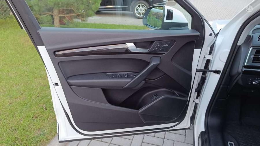 White Audi Q5 2018 in Klaipeda, with an engine capacity of 2.00 L and mileage of 52 thousand km for 20800 €, photo 33 on AUTOMOTO.COM.LV