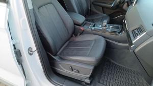 White Audi Q5 2018 in Klaipeda, with an engine capacity of 2.00 L and mileage of 52 thousand km for 20800 €, photo 37 on AUTOMOTO.COM.LV
