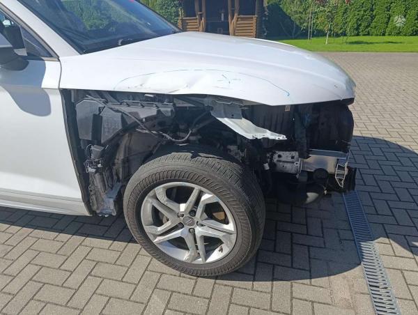 White Audi Q5 2018 in Plunge, with an engine capacity of 1.98 L and mileage of 129 thousand km for 12400 €, photo 4 on AUTOMOTO.COM.LV