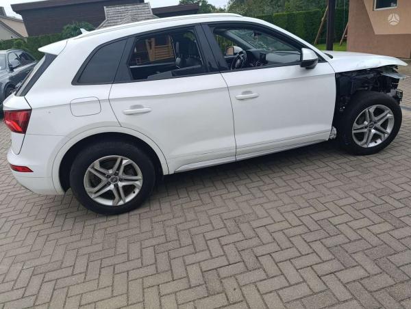 White Audi Q5 2018 in Plunge, with an engine capacity of 1.98 L and mileage of 129 thousand km for 12400 €, photo 5 on AUTOMOTO.COM.LV