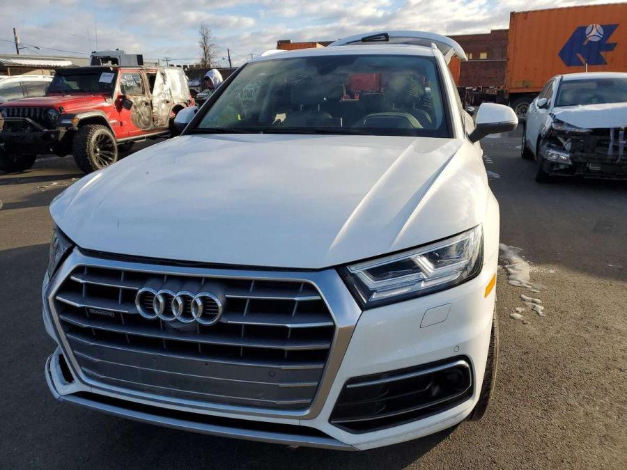 White Audi Q5 2019 in Vilnius, with an engine capacity of 1.98 L and mileage of 52 thousand km for 15800 €, photo 1 on AUTOMOTO.COM.LV