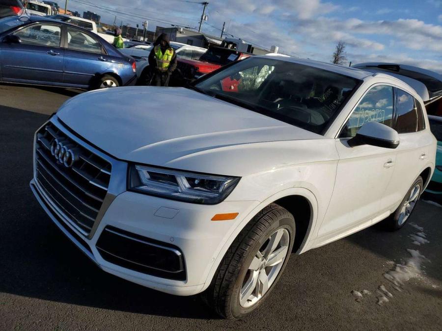 White Audi Q5 2019 in Vilnius, with an engine capacity of 1.98 L and mileage of 52 thousand km for 15800 €, photo 2 on AUTOMOTO.COM.LV
