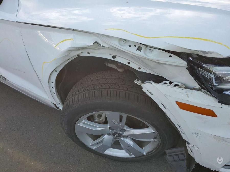 White Audi Q5 2019 in Vilnius, with an engine capacity of 1.98 L and mileage of 52 thousand km for 15800 €, photo 18 on AUTOMOTO.COM.LV