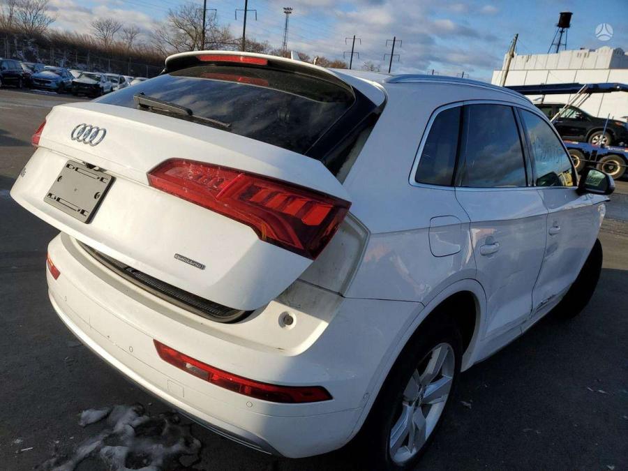 White Audi Q5 2019 in Vilnius, with an engine capacity of 1.98 L and mileage of 52 thousand km for 15800 €, photo 29 on AUTOMOTO.COM.LV