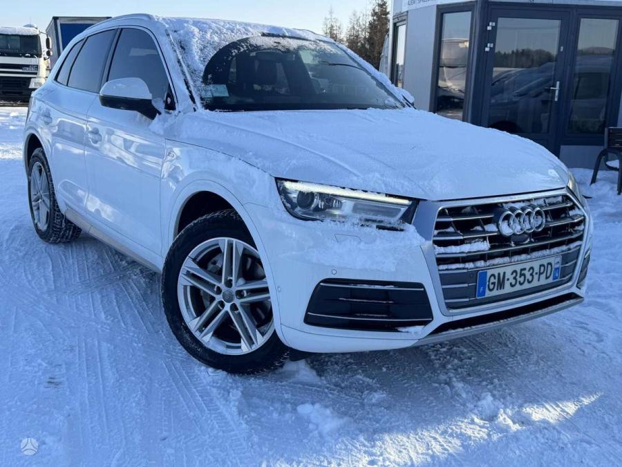 White Audi Q5 2019 in Vilnius, with an engine capacity of 1.98 L and mileage of 300 thousand km for 16900 €, photo 2 on AUTOMOTO.COM.LV