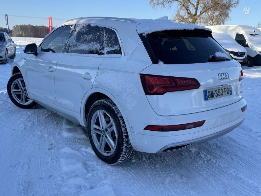 White Audi Q5 2019 in Vilnius, with an engine capacity of 1.98 L and mileage of 300 thousand km for 16900 €, photo 6 on AUTOMOTO.COM.LV