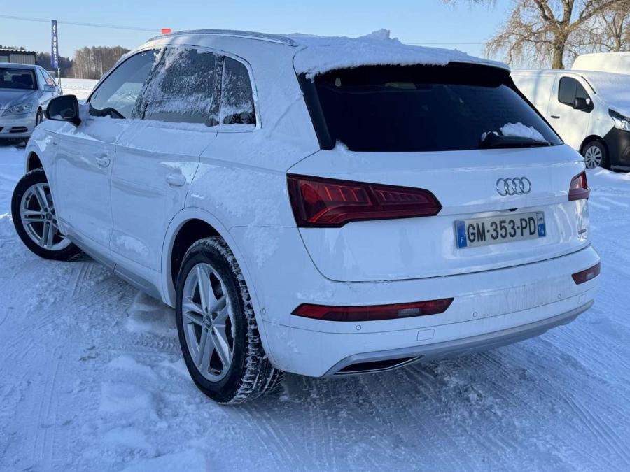 White Audi Q5 2019 in Vilnius, with an engine capacity of 1.98 L and mileage of 300 thousand km for 16900 €, photo 8 on AUTOMOTO.COM.LV