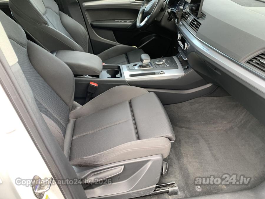 White Audi Q5 2019 in Tallinn, with an engine capacity of 2.00 L and mileage of 67 thousand km for 22900 €, photo 13 on AUTOMOTO.COM.LV