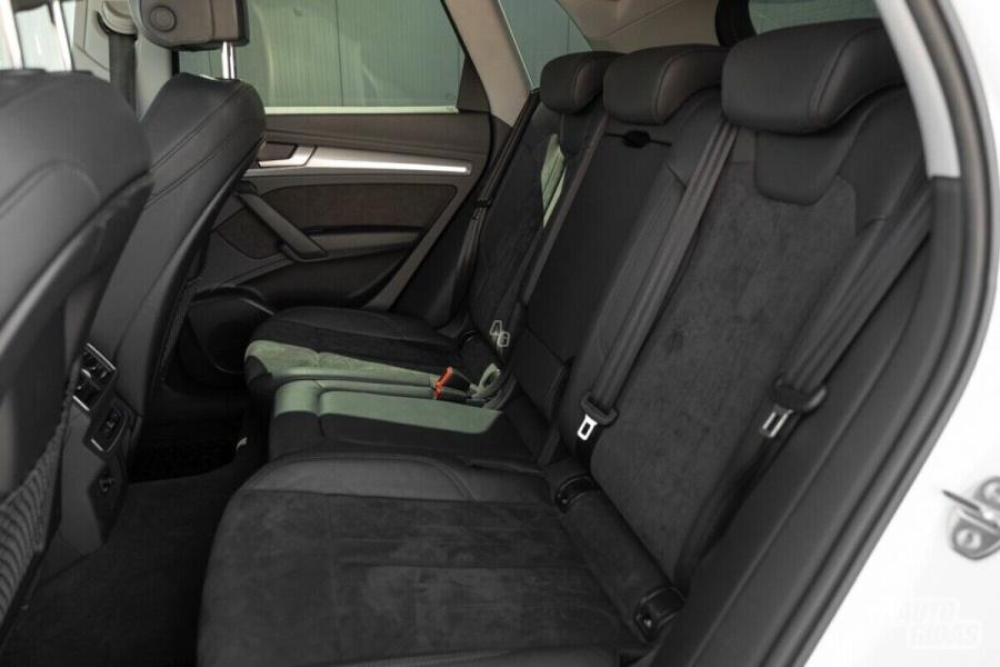 White Audi Q5 2019 in Vilnius, with an engine capacity of 2.00 L and mileage of 161 thousand km for 27500 €, photo 11 on AUTOMOTO.COM.LV