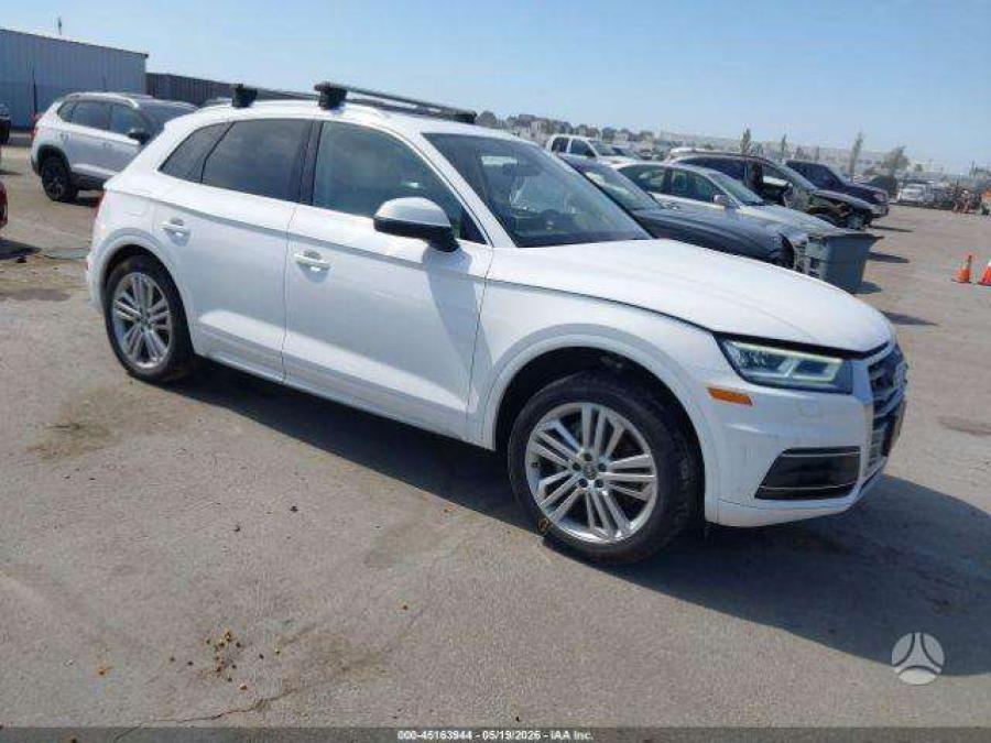 White Audi Q5 2019 in Klaipeda, with an engine capacity of 1.98 L and mileage of 107 thousand km for 16750 €, photo 1 on AUTOMOTO.COM.LV