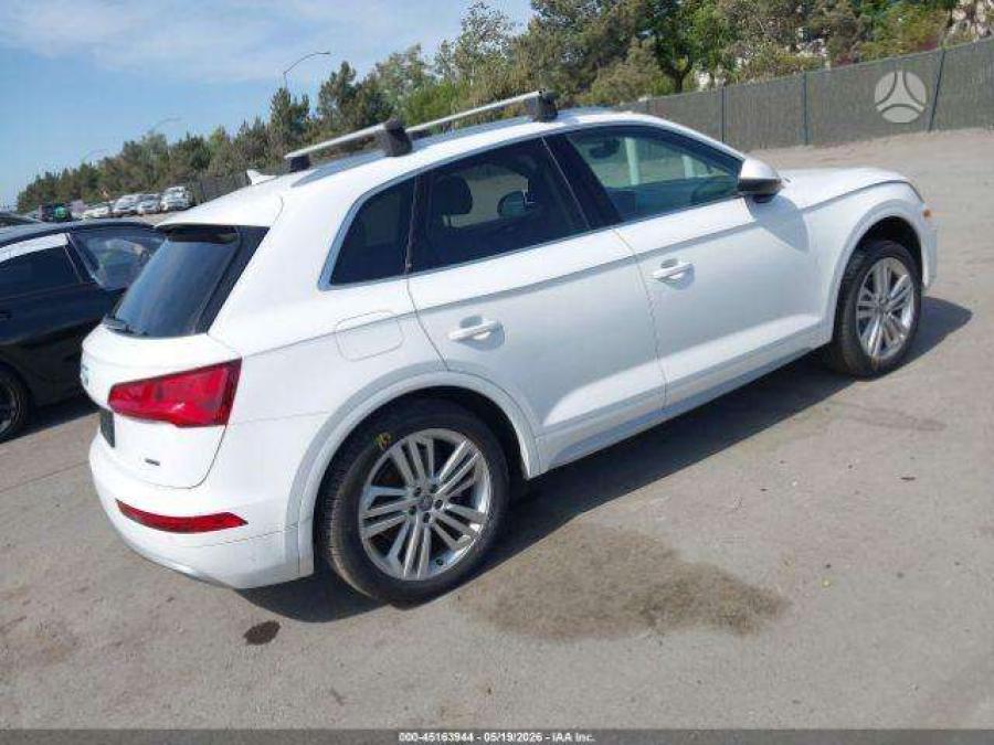 White Audi Q5 2019 in Klaipeda, with an engine capacity of 1.98 L and mileage of 107 thousand km for 16750 €, photo 5 on AUTOMOTO.COM.LV