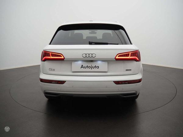 White Audi Q5 2019 in Vilnius, with an engine capacity of 1.98 L and mileage of 118 thousand km for 22900 €, photo 4 on AUTOMOTO.COM.LV