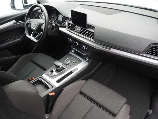 White Audi Q5 2019 in Vilnius, with an engine capacity of 1.98 L and mileage of 118 thousand km for 22900 €, photo 10 on AUTOMOTO.COM.LV