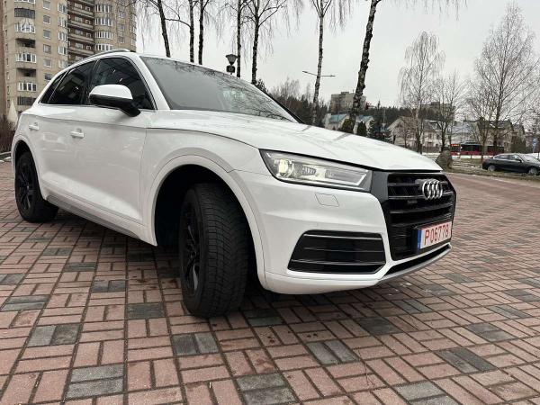 White Audi Q5 2020 in Vilnius, with an engine capacity of 1.98 L and mileage of 76 thousand km for 22500 €, photo 2 on AUTOMOTO.COM.LV