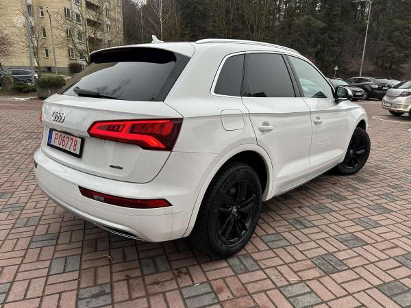 White Audi Q5 2020 in Vilnius, with an engine capacity of 1.98 L and mileage of 76 thousand km for 22500 €, photo 3 on AUTOMOTO.COM.LV