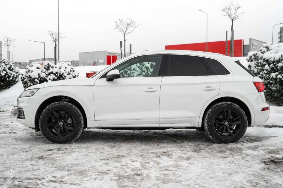 Balts Audi Q5 2020 Viļņa, ar dzinēja tilpumu 1.98 L un nobraukumu 76 tūkst. km par 22950 €, foto 2 vietnē AUTOMOTO.COM.LV