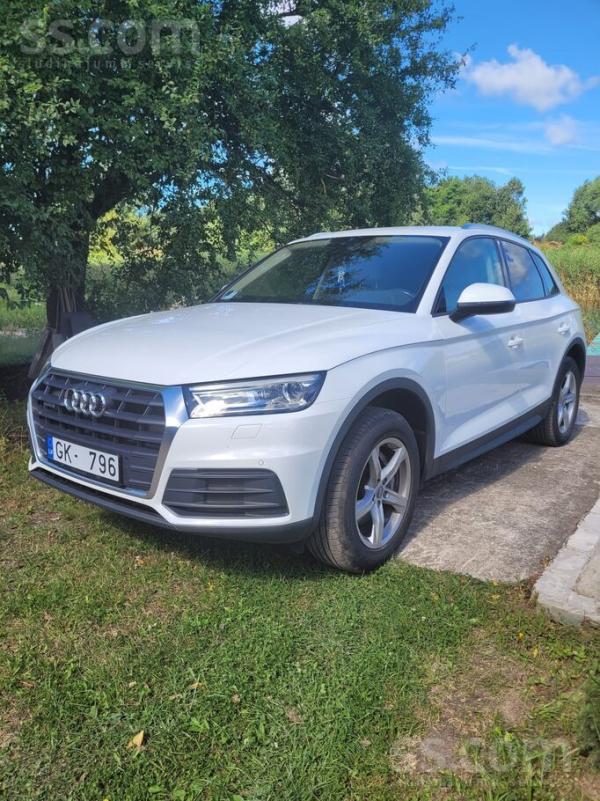 White Audi Q5 2020 in Liepaja, with an engine capacity of 2.00 L and mileage of 114 thousand km for 25800 €, photo 1 on AUTOMOTO.COM.LV