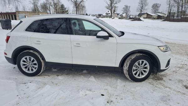 White Audi Q5 2020 in Taurage, with an engine capacity of 1.97 L and mileage of 199 thousand km for 20750 €, photo 5 on AUTOMOTO.COM.LV
