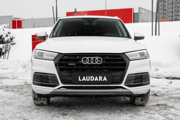 Balts Audi Q5 2020 Viļņa, ar dzinēja tilpumu 1.98 L un nobraukumu 77 tūkst. km par 22790 €, foto 1 vietnē AUTOMOTO.COM.LV