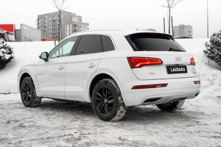 Balts Audi Q5 2020 Viļņa, ar dzinēja tilpumu 1.98 L un nobraukumu 77 tūkst. km par 22790 €, foto 4 vietnē AUTOMOTO.COM.LV