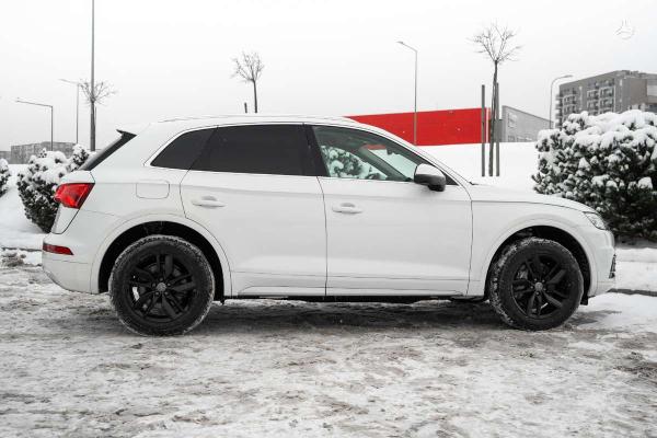 Balts Audi Q5 2020 Viļņa, ar dzinēja tilpumu 1.98 L un nobraukumu 77 tūkst. km par 22790 €, foto 8 vietnē AUTOMOTO.COM.LV