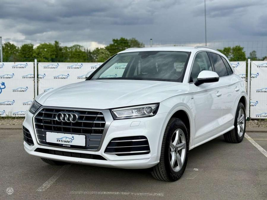 White Audi Q5 2020 in Vilnius, with an engine capacity of 1.98 L and mileage of 118 thousand km for 26500 €, photo 1 on AUTOMOTO.COM.LV