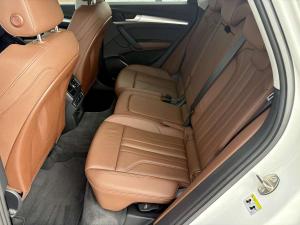 White Audi Q5 2020 in Vilnius, with an engine capacity of 1.98 L and mileage of 118 thousand km for 26500 €, photo 22 on AUTOMOTO.COM.LV