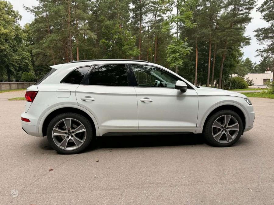 White Audi Q5 2020 in Palanga, with an engine capacity of 1.98 L and mileage of 117 thousand km for 25400 €, photo 3 on AUTOMOTO.COM.LV