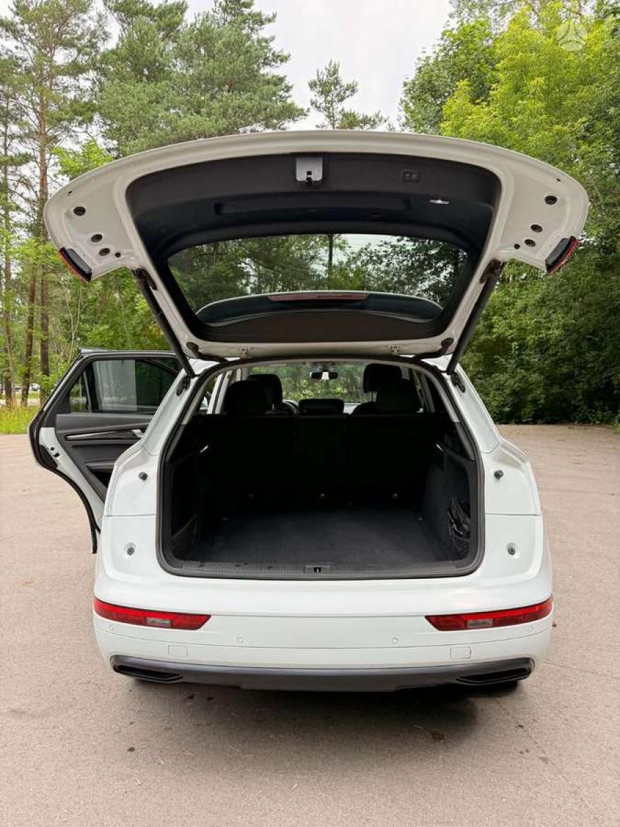 White Audi Q5 2020 in Palanga, with an engine capacity of 1.98 L and mileage of 117 thousand km for 25400 €, photo 12 on AUTOMOTO.COM.LV