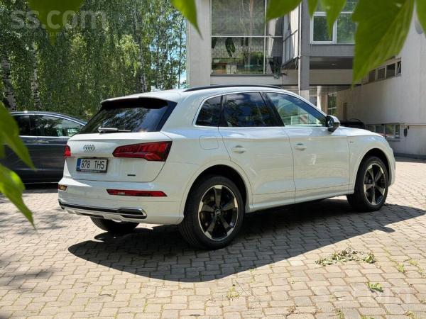 White Audi Q5 2020 in Riga, with an engine capacity of 2.00 L and mileage of 70 thousand km for 33900 €, photo 3 on AUTOMOTO.COM.LV