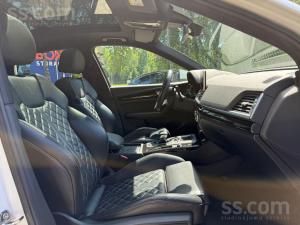 White Audi Q5 2020 in Riga, with an engine capacity of 2.00 L and mileage of 70 thousand km for 33900 €, photo 5 on AUTOMOTO.COM.LV