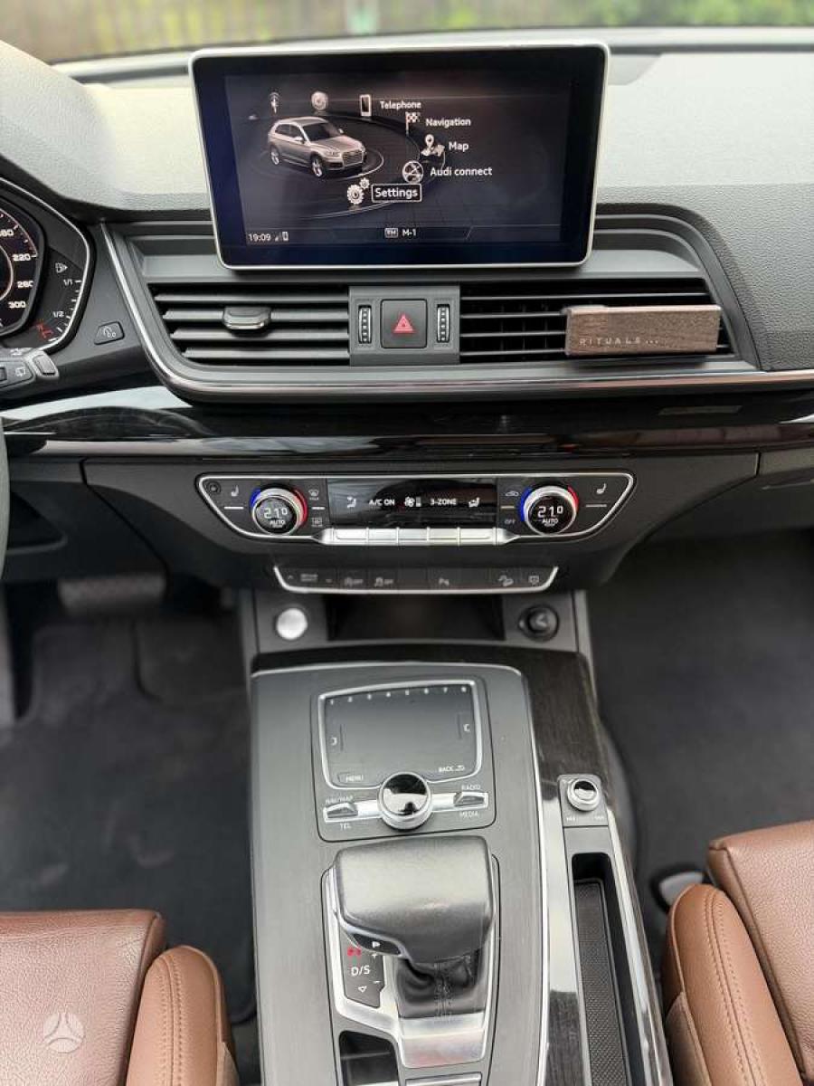 Balts Audi Q5 2020 Viļņa, ar dzinēja tilpumu 1.98 L un nobraukumu 71 tūkst. km par 31000 €, foto 34 vietnē AUTOMOTO.COM.LV