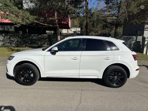 White Audi Q5 2020 in Vilnius, with an engine capacity of 1.98 L and mileage of 77 thousand km for 20999 €, photo 4 on AUTOMOTO.COM.LV