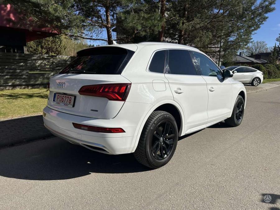 White Audi Q5 2020 in Vilnius, with an engine capacity of 1.98 L and mileage of 77 thousand km for 20999 €, photo 8 on AUTOMOTO.COM.LV