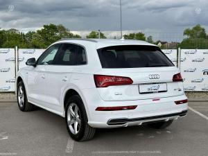 White Audi Q5 2020 in Vilnius, with an engine capacity of 1.98 L and mileage of 118 thousand km for 24999 €, photo 5 on AUTOMOTO.COM.LV