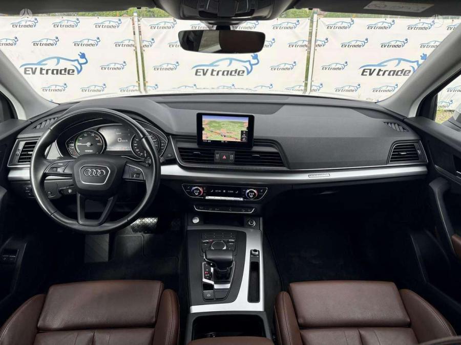 White Audi Q5 2020 in Vilnius, with an engine capacity of 1.98 L and mileage of 118 thousand km for 24999 €, photo 6 on AUTOMOTO.COM.LV