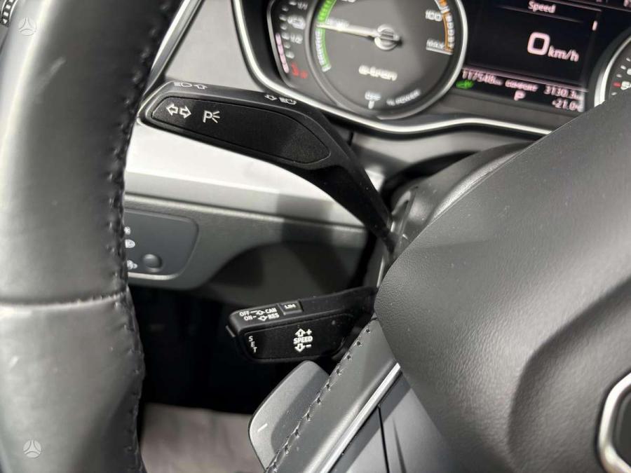 White Audi Q5 2020 in Vilnius, with an engine capacity of 1.98 L and mileage of 118 thousand km for 24999 €, photo 8 on AUTOMOTO.COM.LV
