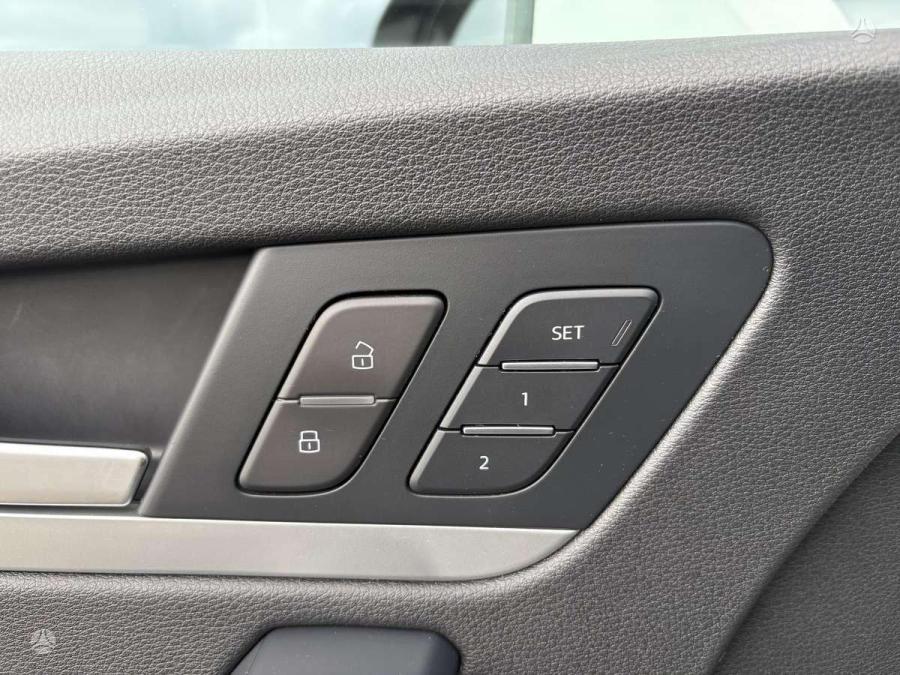 White Audi Q5 2020 in Vilnius, with an engine capacity of 1.98 L and mileage of 118 thousand km for 24999 €, photo 17 on AUTOMOTO.COM.LV