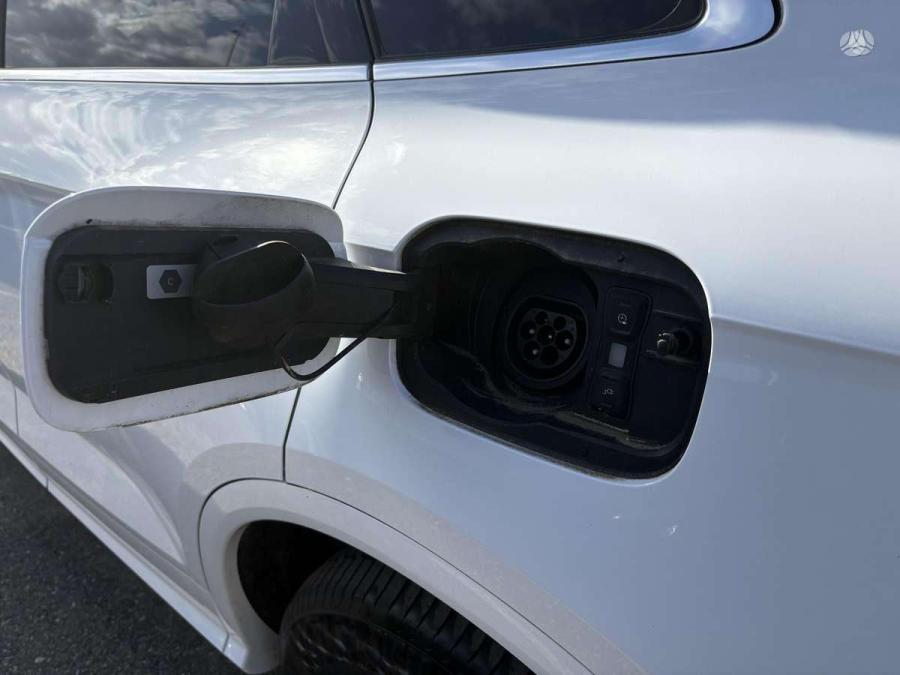 White Audi Q5 2020 in Vilnius, with an engine capacity of 1.98 L and mileage of 118 thousand km for 24999 €, photo 30 on AUTOMOTO.COM.LV