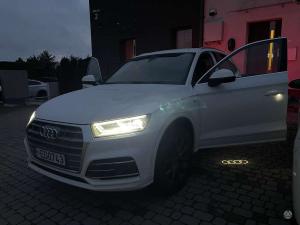 White Audi Q5 2020 in Vilnius, with an engine capacity of 1.98 L and mileage of 163 thousand km for 25490 €, photo 4 on AUTOMOTO.COM.LV