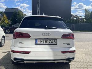 White Audi Q5 2020 in Vilnius, with an engine capacity of 1.98 L and mileage of 163 thousand km for 25490 €, photo 6 on AUTOMOTO.COM.LV