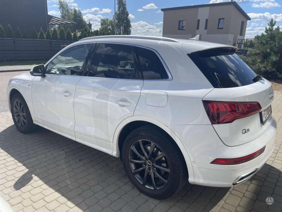 White Audi Q5 2020 in Vilnius, with an engine capacity of 1.98 L and mileage of 163 thousand km for 25490 €, photo 7 on AUTOMOTO.COM.LV
