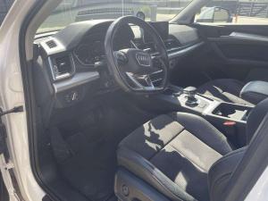 White Audi Q5 2020 in Vilnius, with an engine capacity of 1.98 L and mileage of 163 thousand km for 25490 €, photo 9 on AUTOMOTO.COM.LV