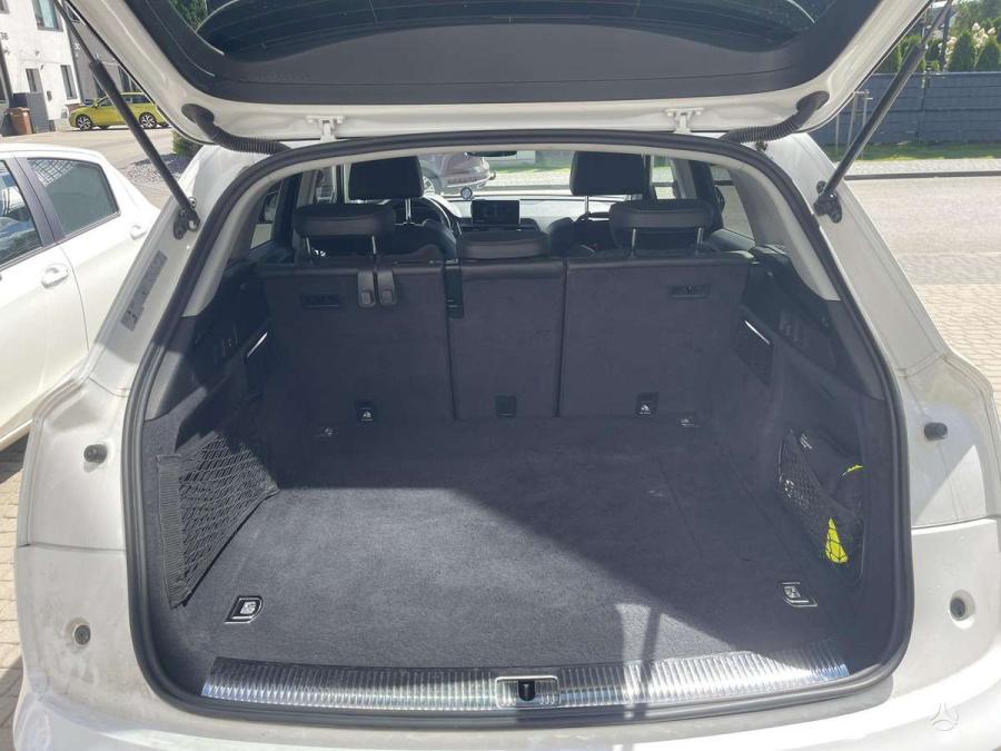 White Audi Q5 2020 in Vilnius, with an engine capacity of 1.98 L and mileage of 163 thousand km for 25490 €, photo 11 on AUTOMOTO.COM.LV