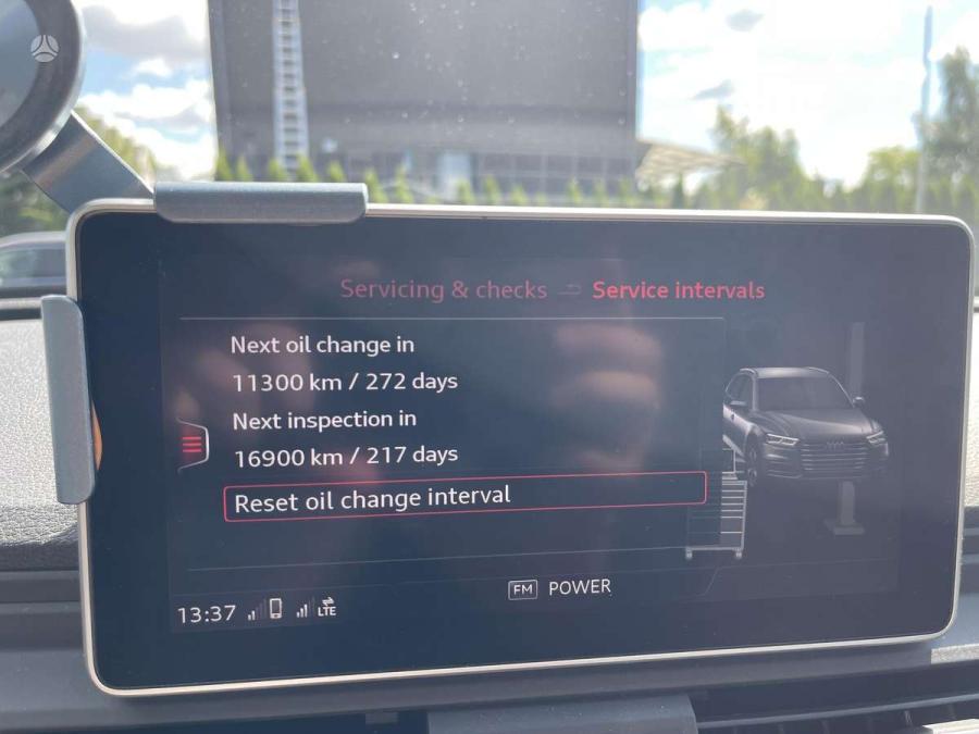 White Audi Q5 2020 in Vilnius, with an engine capacity of 1.98 L and mileage of 163 thousand km for 25490 €, photo 15 on AUTOMOTO.COM.LV